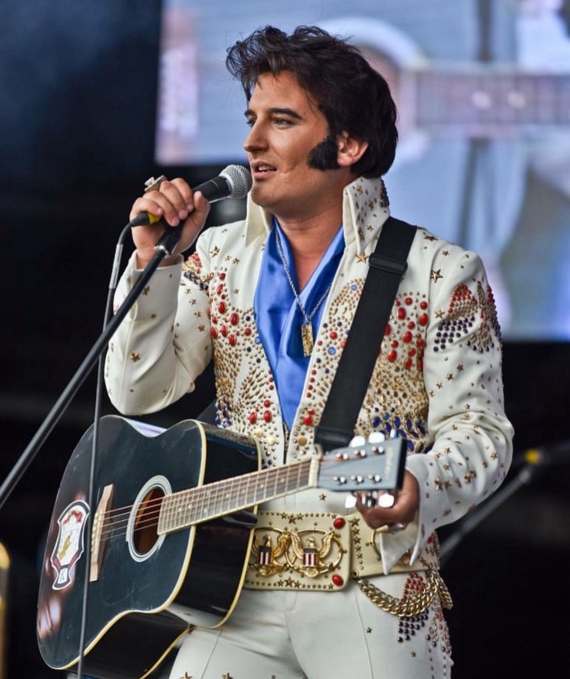 Gordon Davis as Elvis